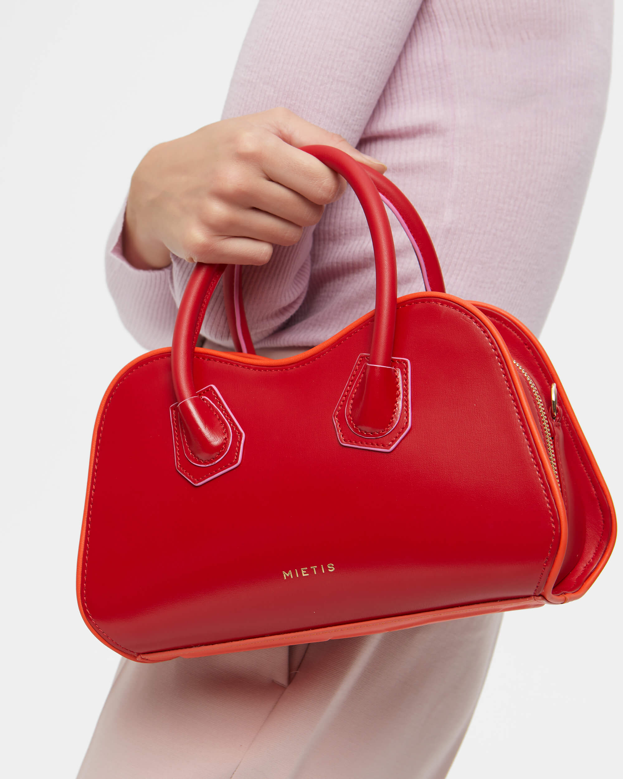 Marta Red Rose – Mietis