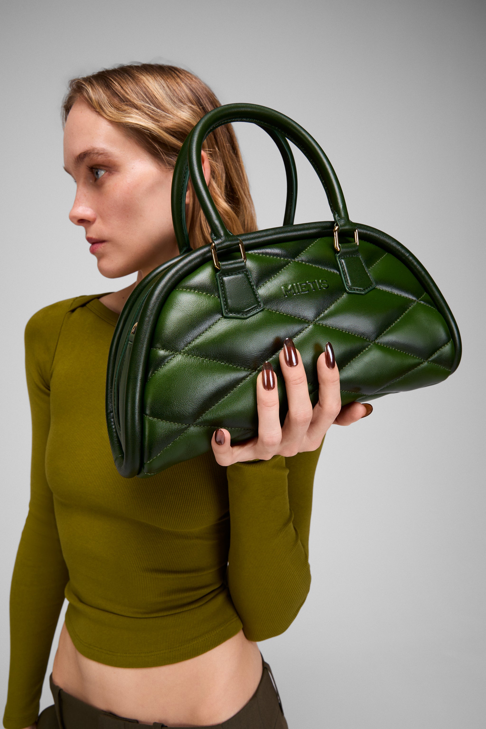 Pluto Khaki Green Fumeé – Mietis